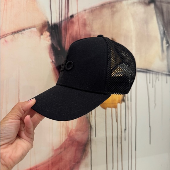 ALO Yoga | Accessories | Alo Yoga District Trucker Hat Black | Poshmark